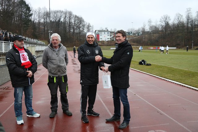 DFB U 19-Team trainiert in Menden - Menden (Sauerland)