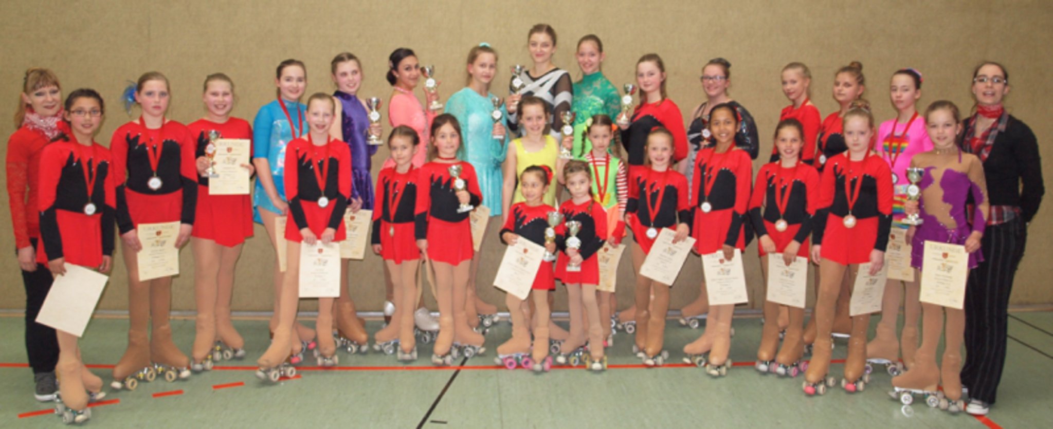 13 Treppchenplätze für MTV Rheinwacht Dinslaken Rollkunstläufer - Dinslaken