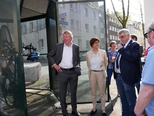 Essens erste Fahrradparkhäuser eröffnet - Essen-Süd