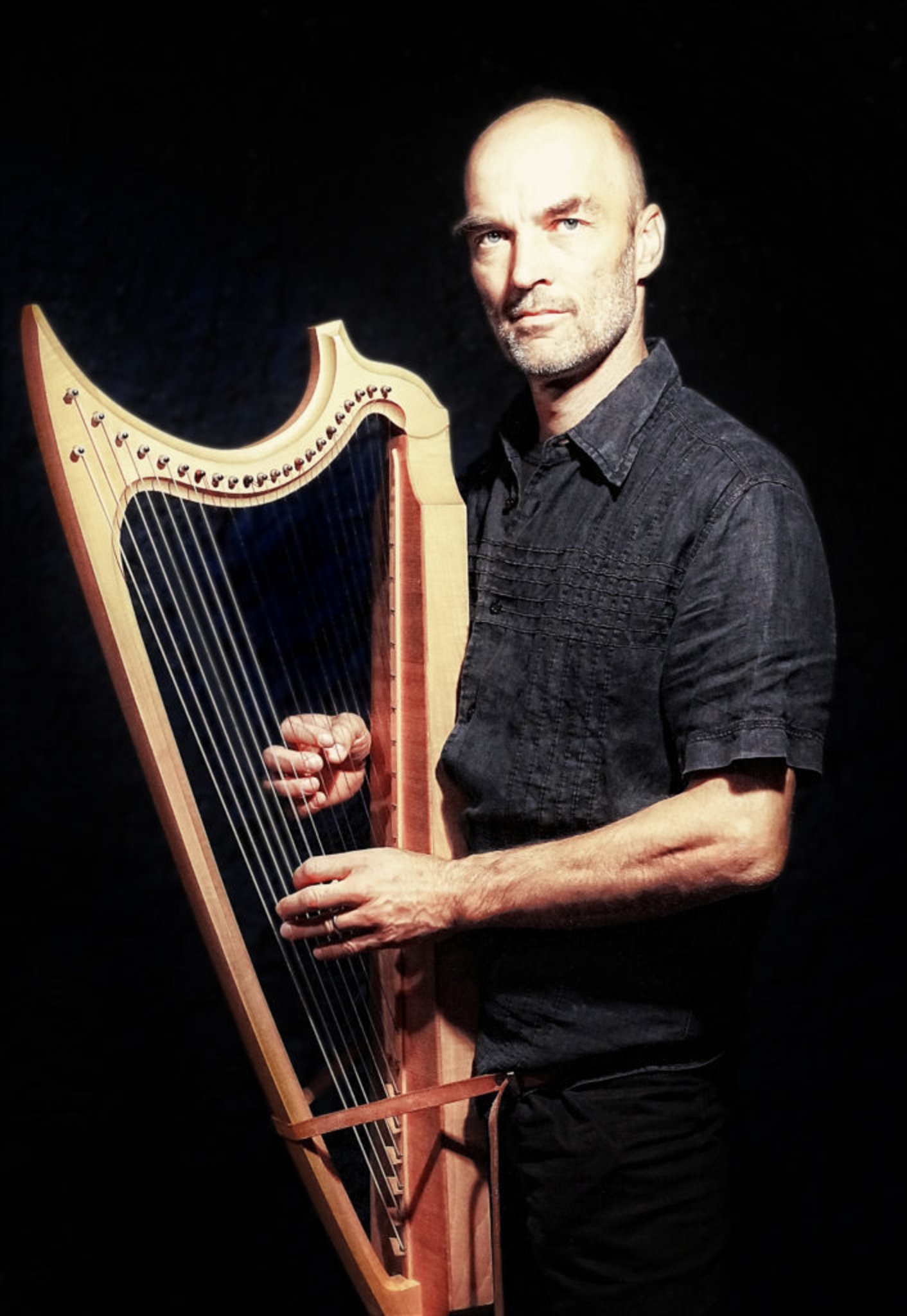 Der fahrende Sänger Knud Seckel gibt dem Iwein-Roman seine eigene ...