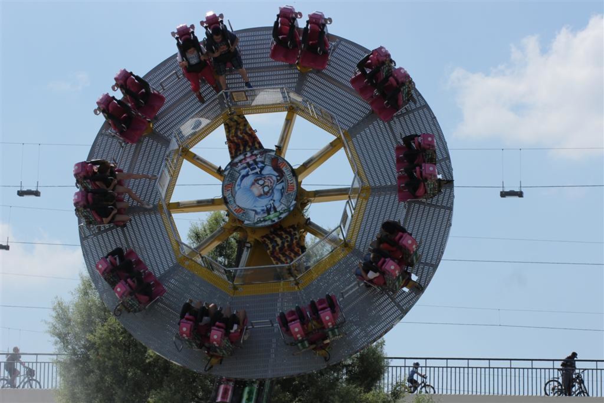 “Piel op no Crange”: Diese gigantischen Fahrgeschäfte drehen sich ab ...