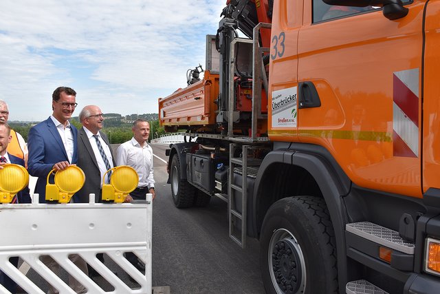 A46: Nach 100 Tagen steht die erste Lego-Brücke (Jetzt auch mit VIDEO ...