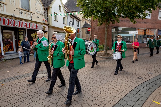 Festumzug beim Schützenfest in Selm Bork - Selm
