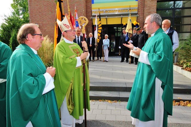 Gemeinde St. Peter und Paul hat einen neuen Chef – Weihbischof Ludger ...