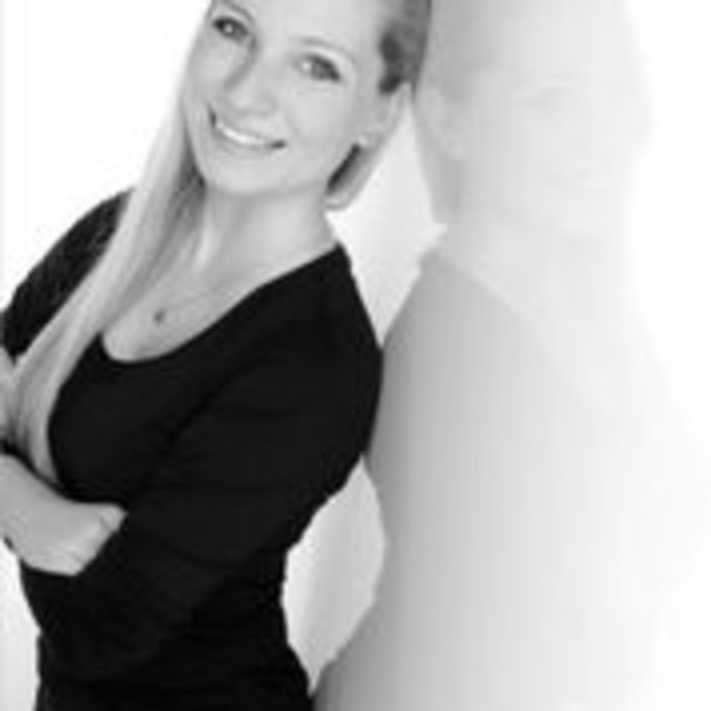 Ausstellung „SKURRIL“: Tanzperformance mit Sandra Paulkowsky und Musik ...