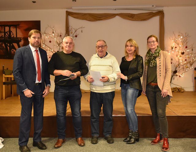 DRK Bochum ehrt Blutspender: Zwei Blutspender mit unfassbaren 250 ...