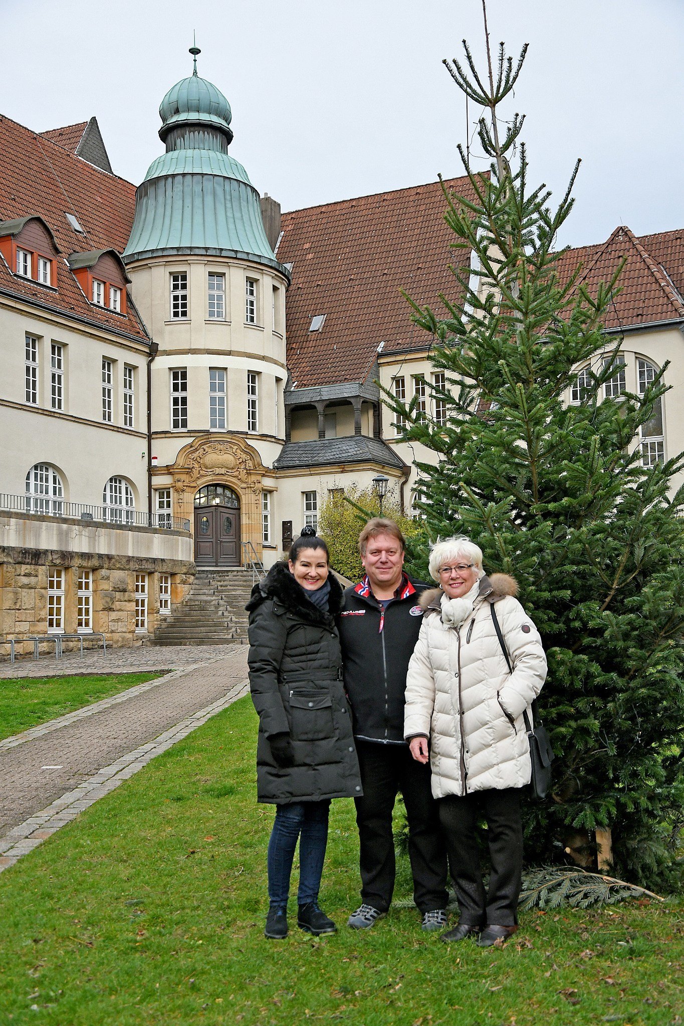 Essen-Kray, Kamblickweg:: Tanne fürs historische Rathaus - Essen-Steele