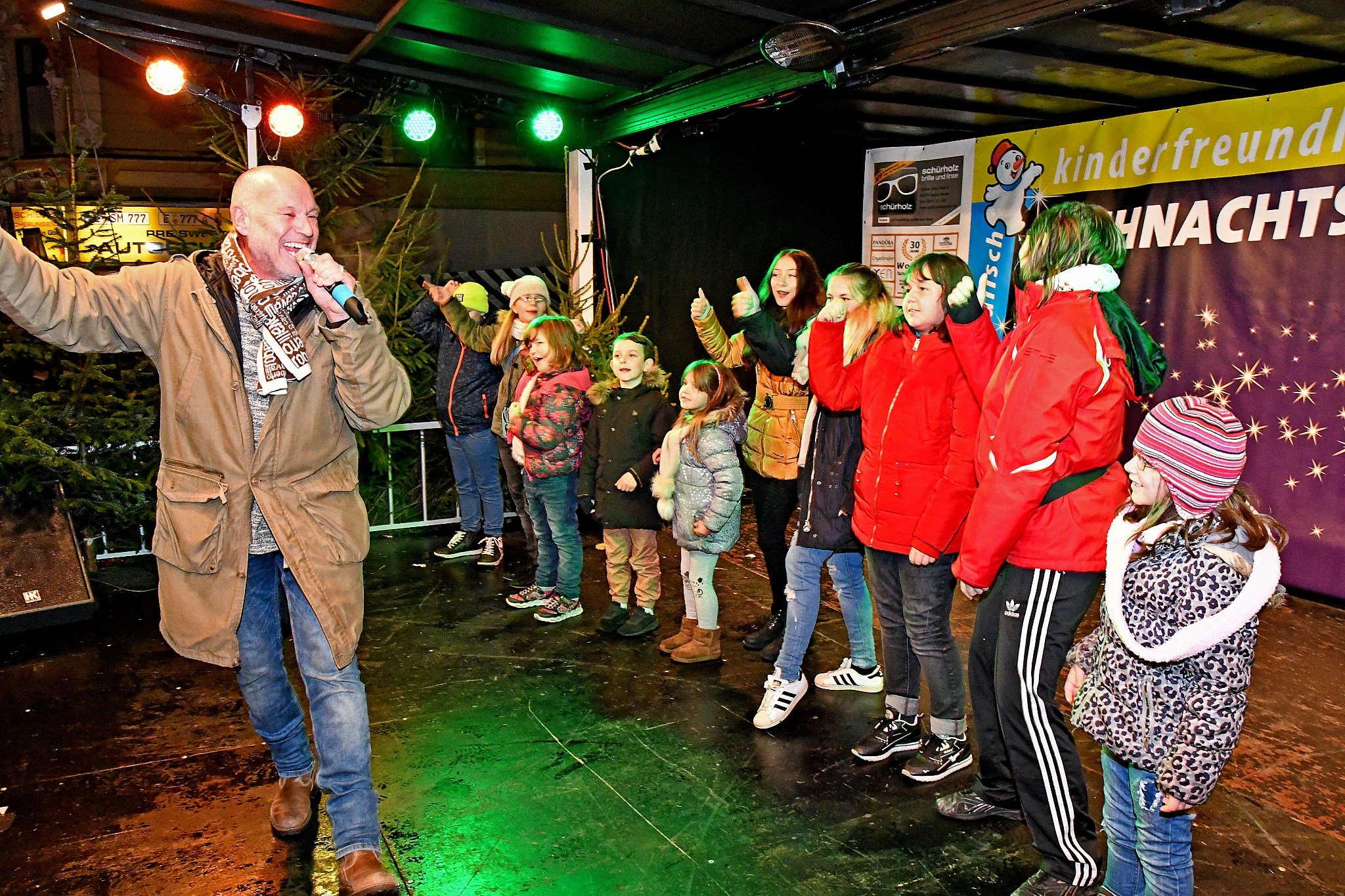 42. Steeler Weihnachtsmarkt in Essen-Steele: Lichtandacht, Lasso-Tanz ...