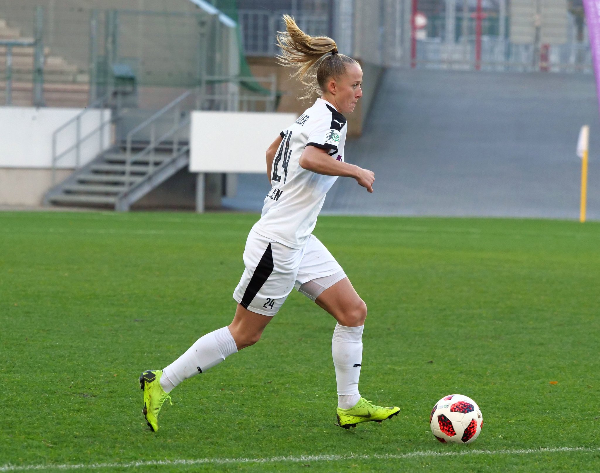 Sechs Tore in Gladbach, fünf gegen Leverkusen - auch im Derby klappert ...