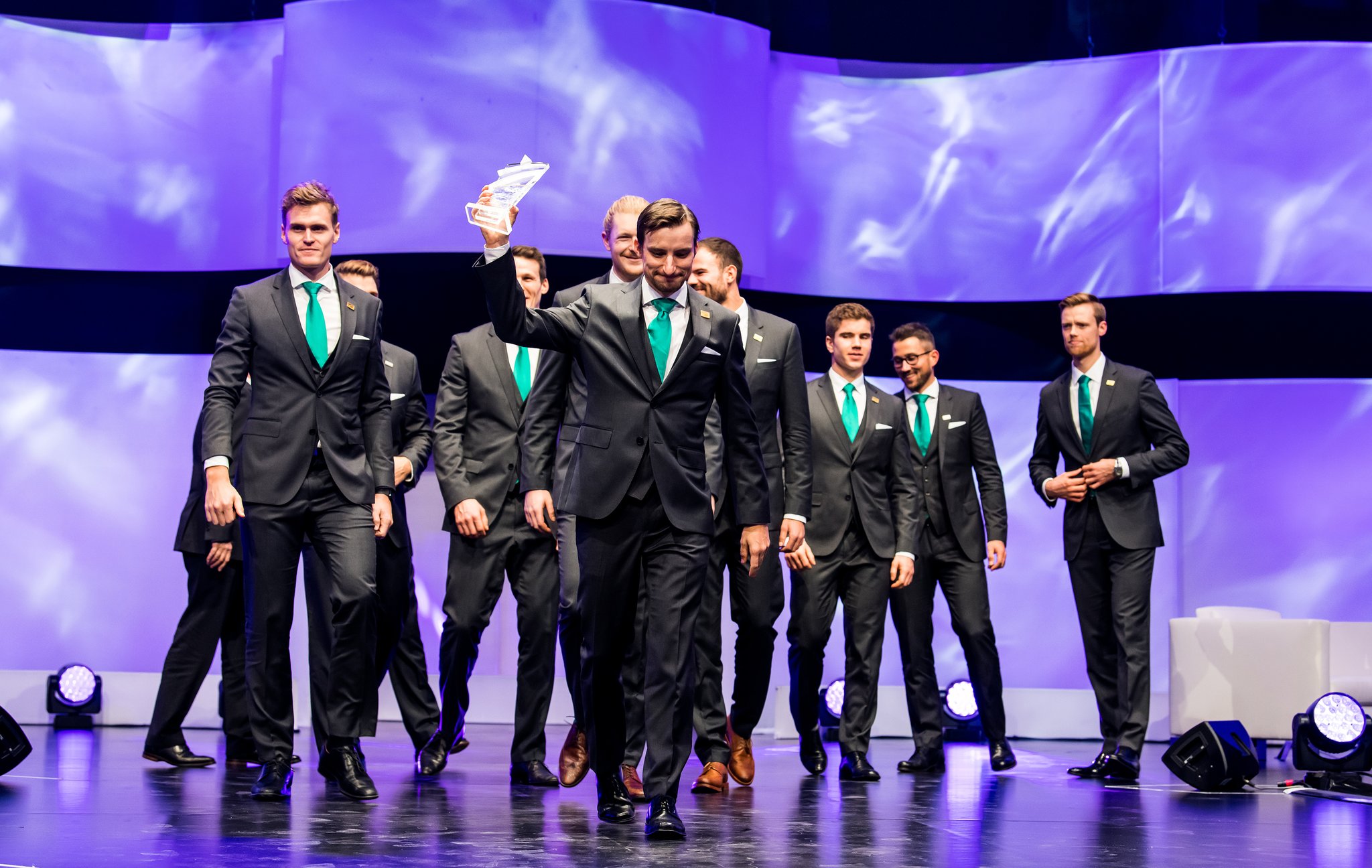 In Dortmund ausgezeichnet: Deutschland-Achter aus Lindenhorst gewinnt ...