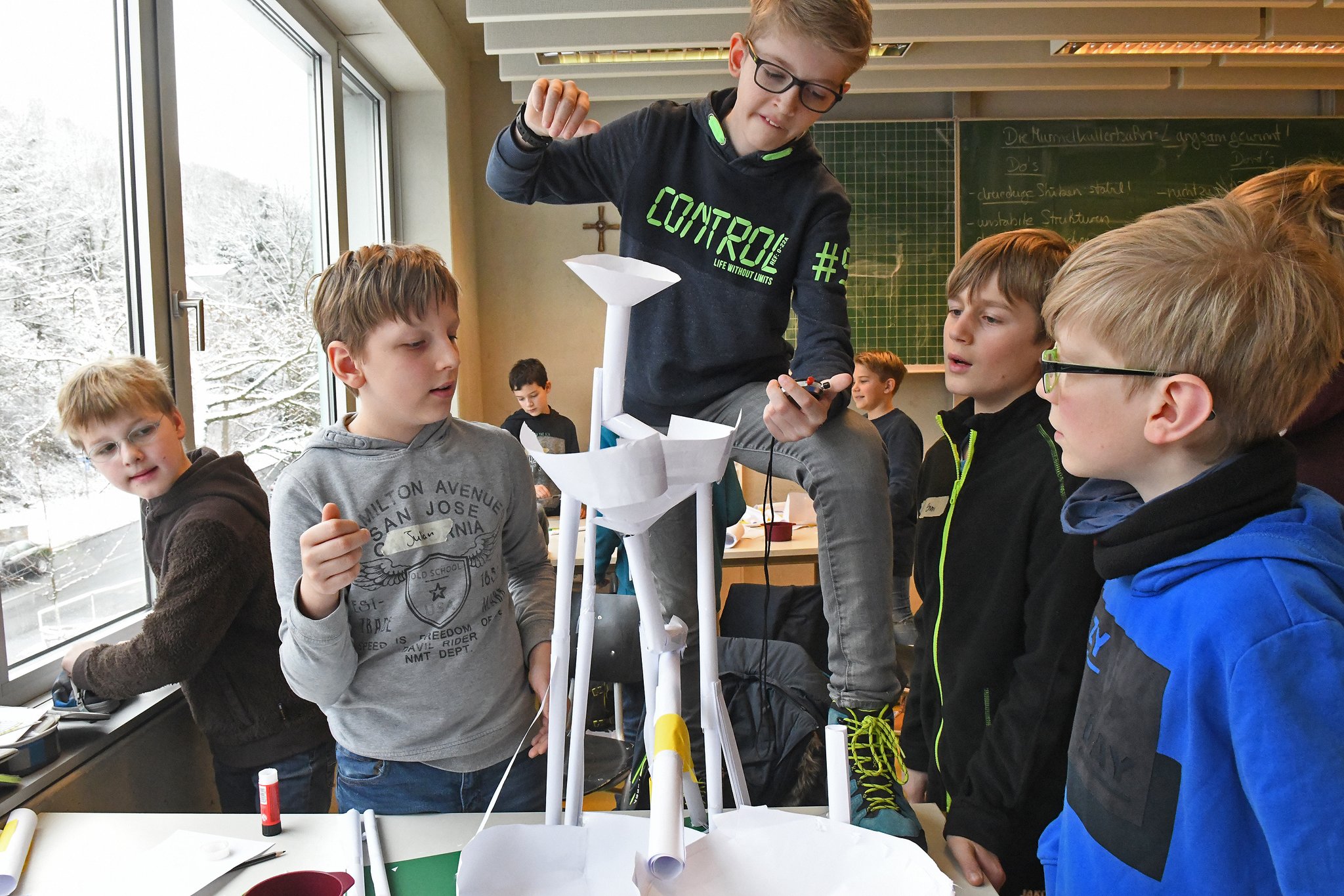 Die MINT-Tage im Mariengymnasium beschäftigten sich mit Kugelbahnen ...