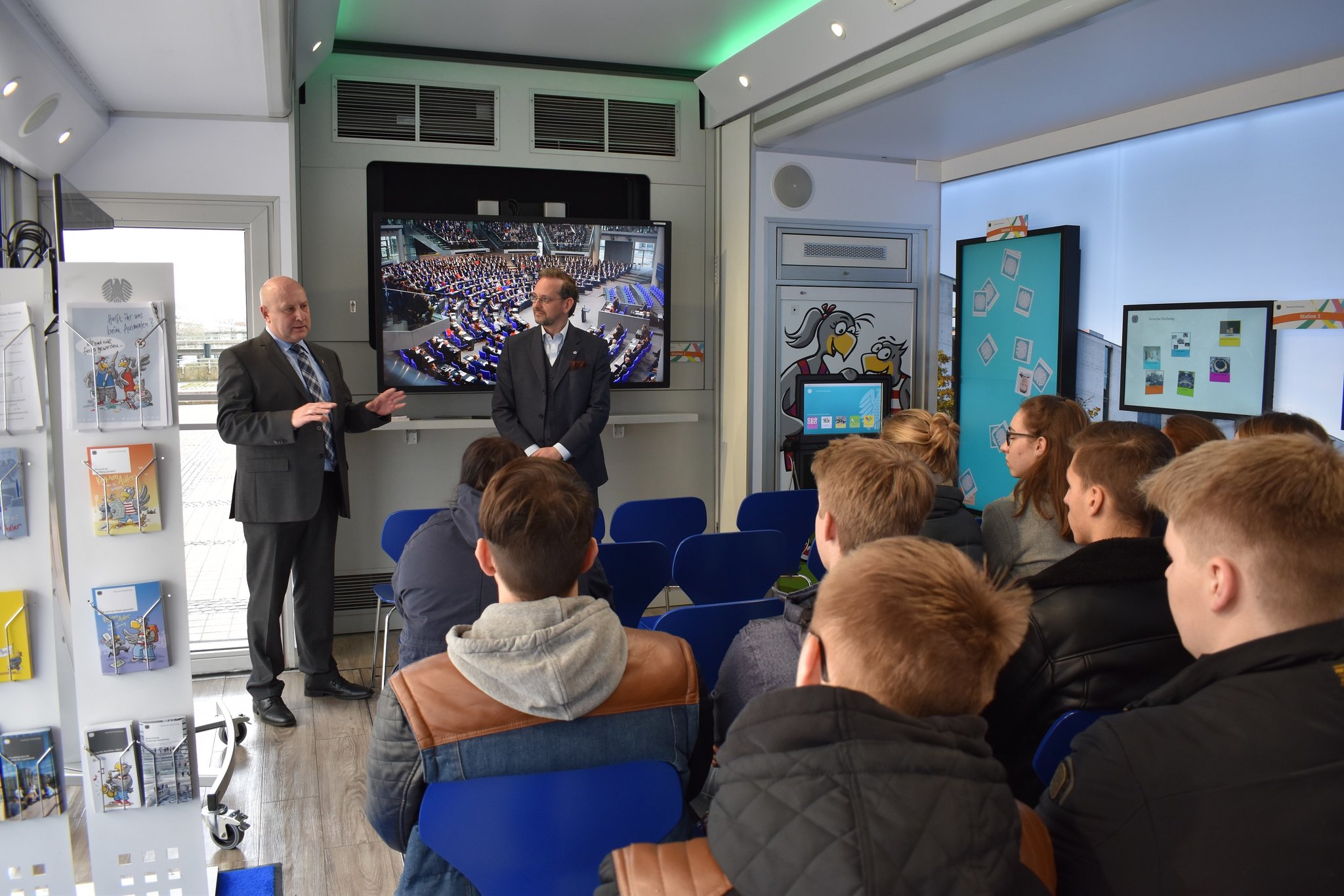 Infomobil: Deutscher Bundestag zu Gast in Dorsten - Dorsten