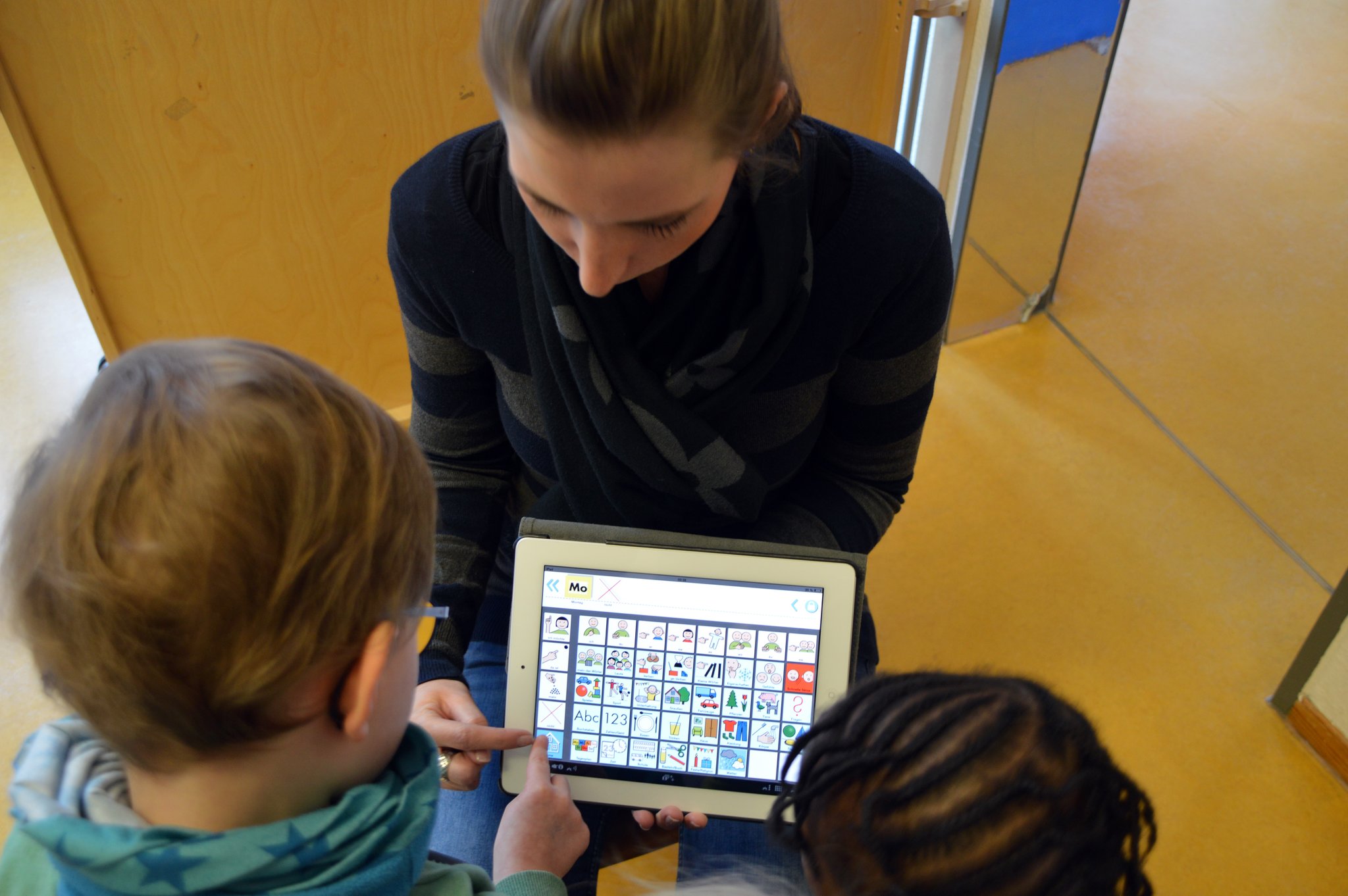 Für Milo spricht eine Talker-App vom iPad