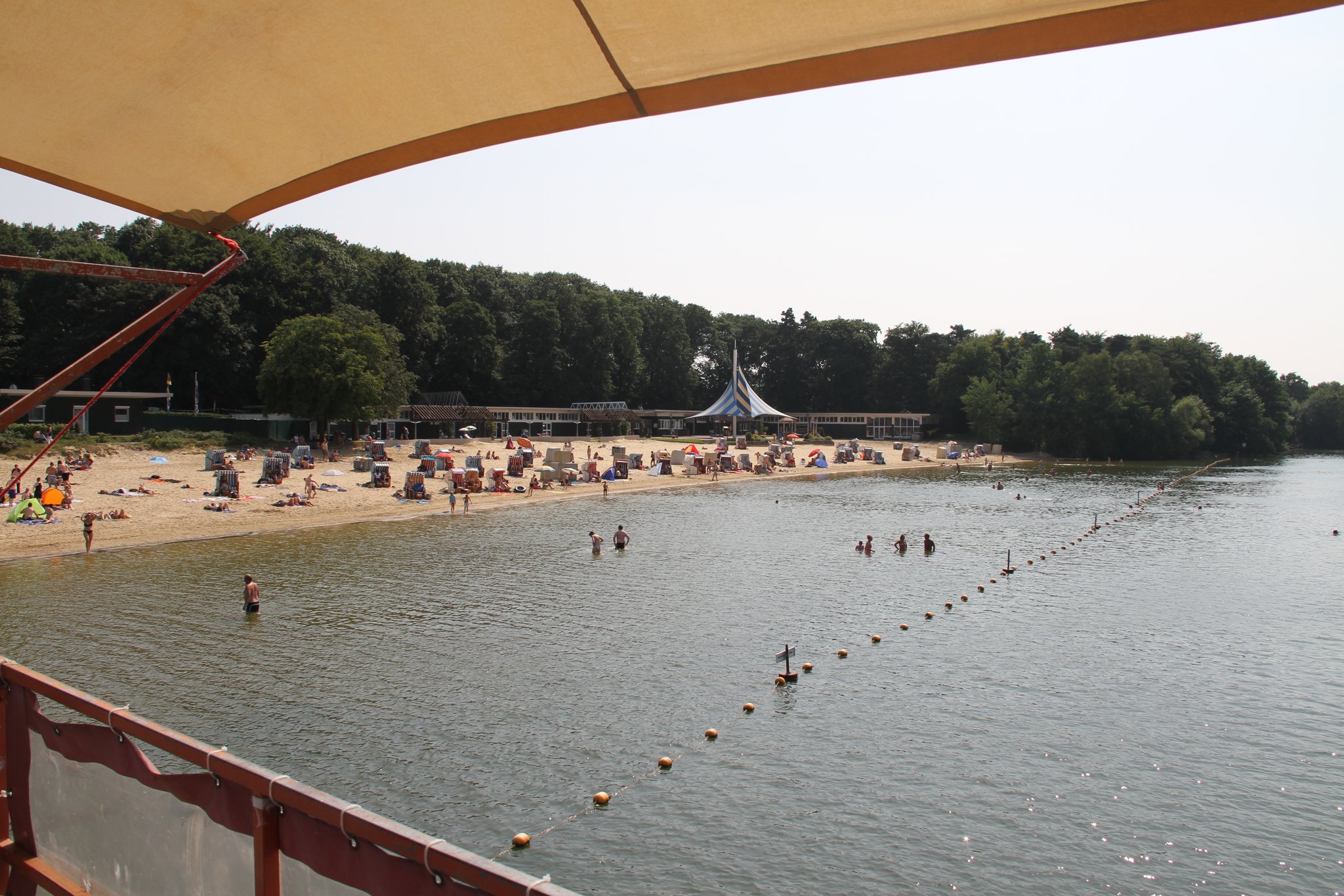 Schwimmer müssen noch auf wärmere Wassertemperaturen warten ...