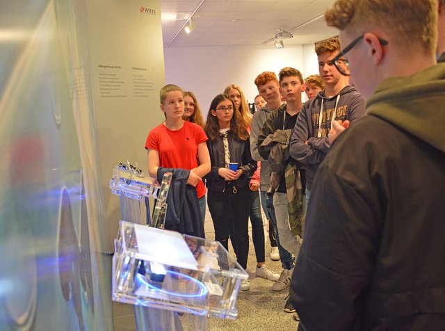 Klassen des Nikolaus-Ehlen-Gymnasiums sind zu Gast bei WITTE Automotive ...