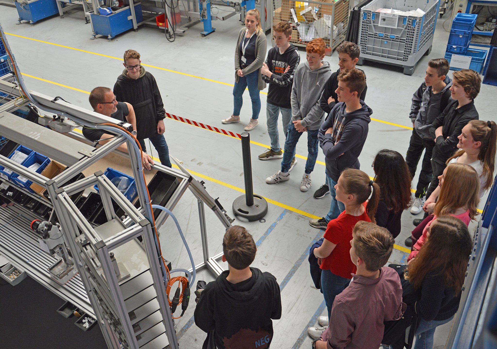 Klassen des Nikolaus-Ehlen-Gymnasiums sind zu Gast bei WITTE Automotive ...