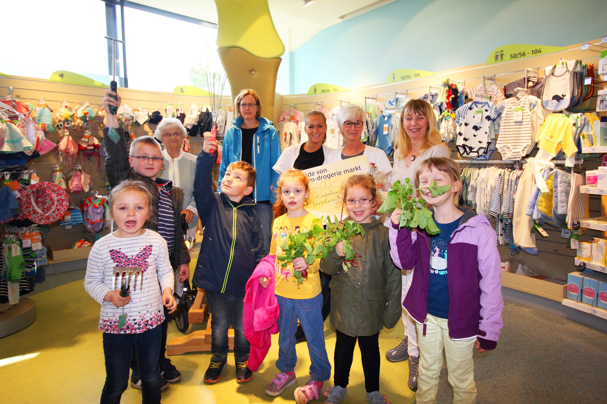 VKJ-KiTa-Projekt mit dem Marienheim erhält 600 Euro von dm: "Moos" für ...