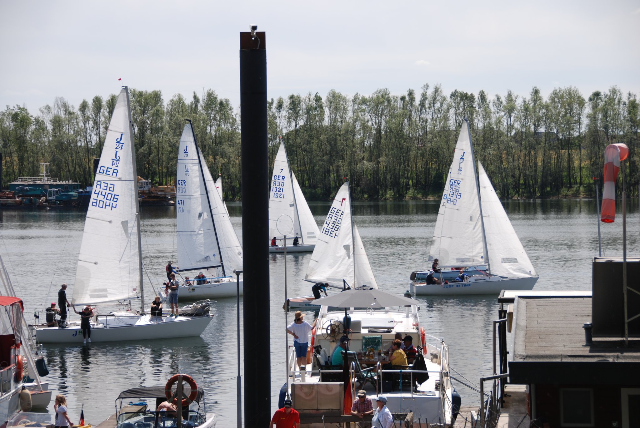 Von Düsseldorf nach Arnheim – eine Segelboot-Regatta auf dem Rhein ...