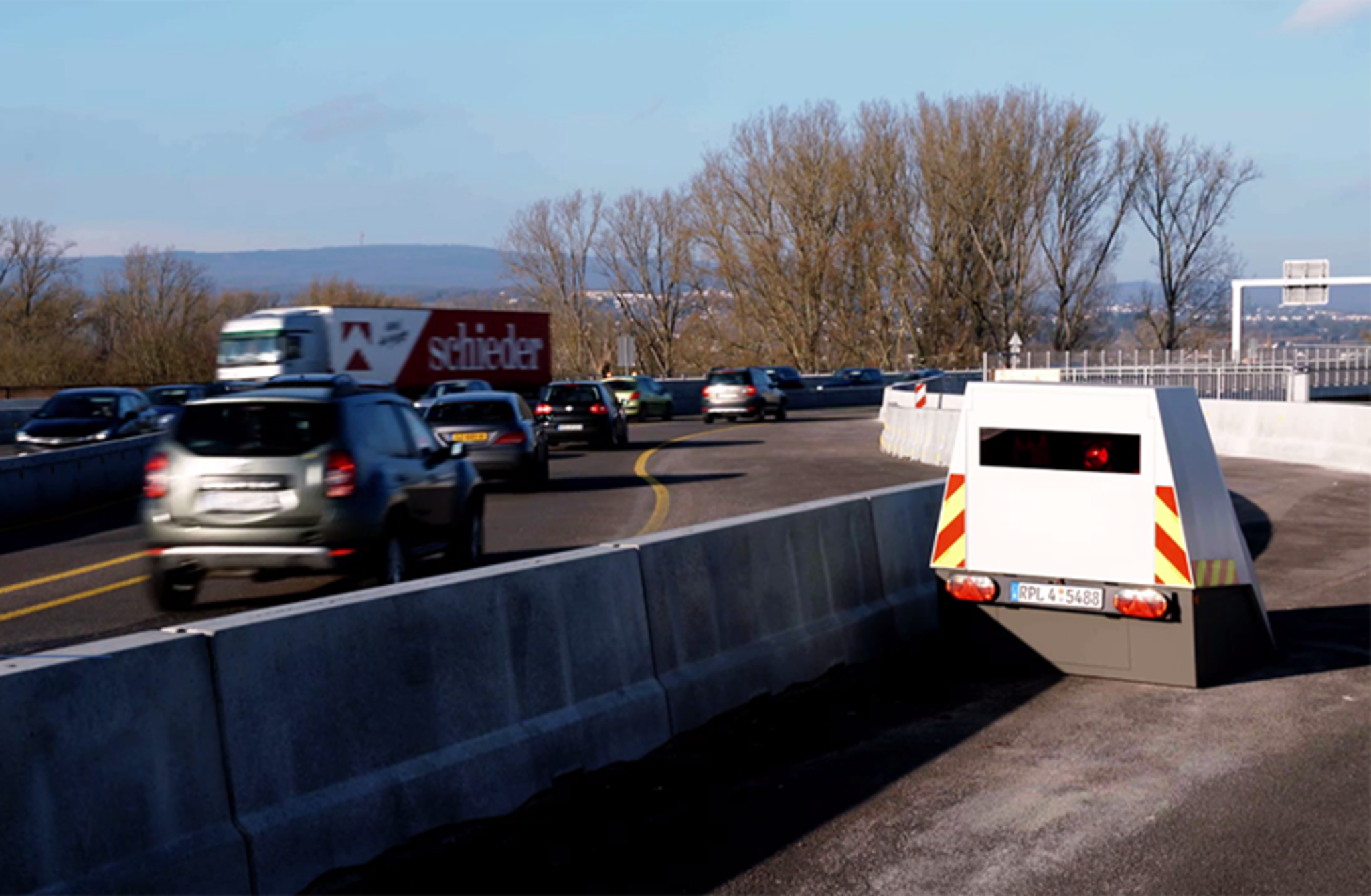 Gepanzerter Radaranhänger auf den Autobahnen rund um Marl im Einsatz - Marl