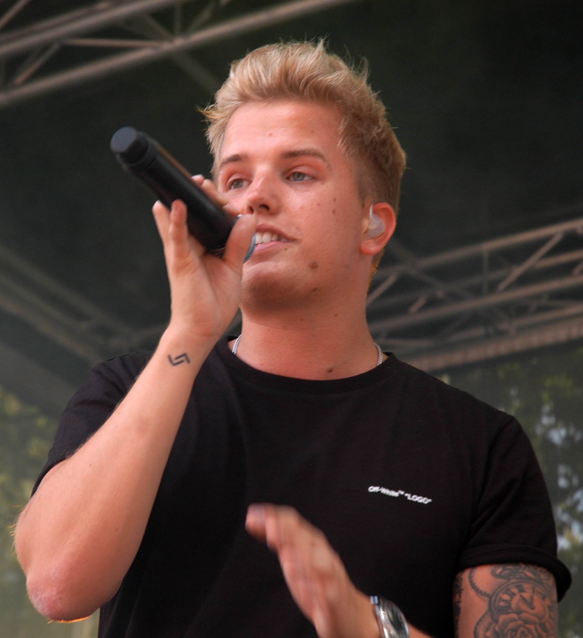 Mit Video: Interview mit Kayef vor dem Schulhofkonzert: Erst Schule ...