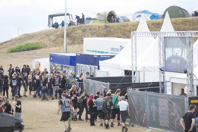 19. Dong Open Air in Neukirchen-Vluyn: Metal-Festival auf der Halde ...