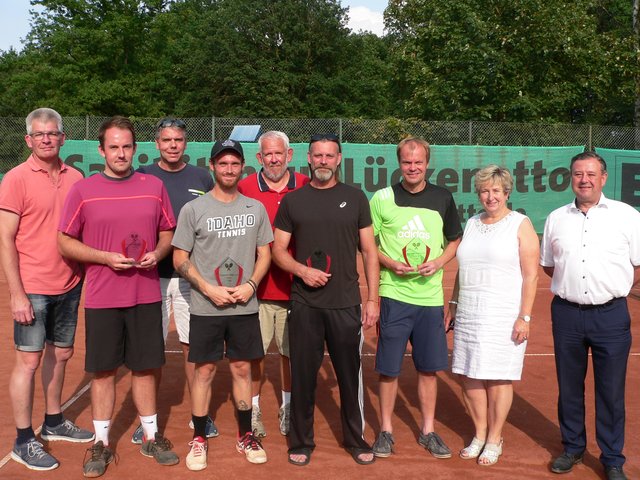 47. Tennis-Bezirksmeisterschaften beim Halterner TC: Jackson Varney ...