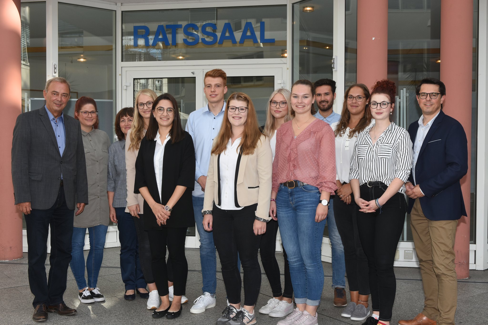 Sechs neue Auszubildende im Unnaer Rathaus - Unna