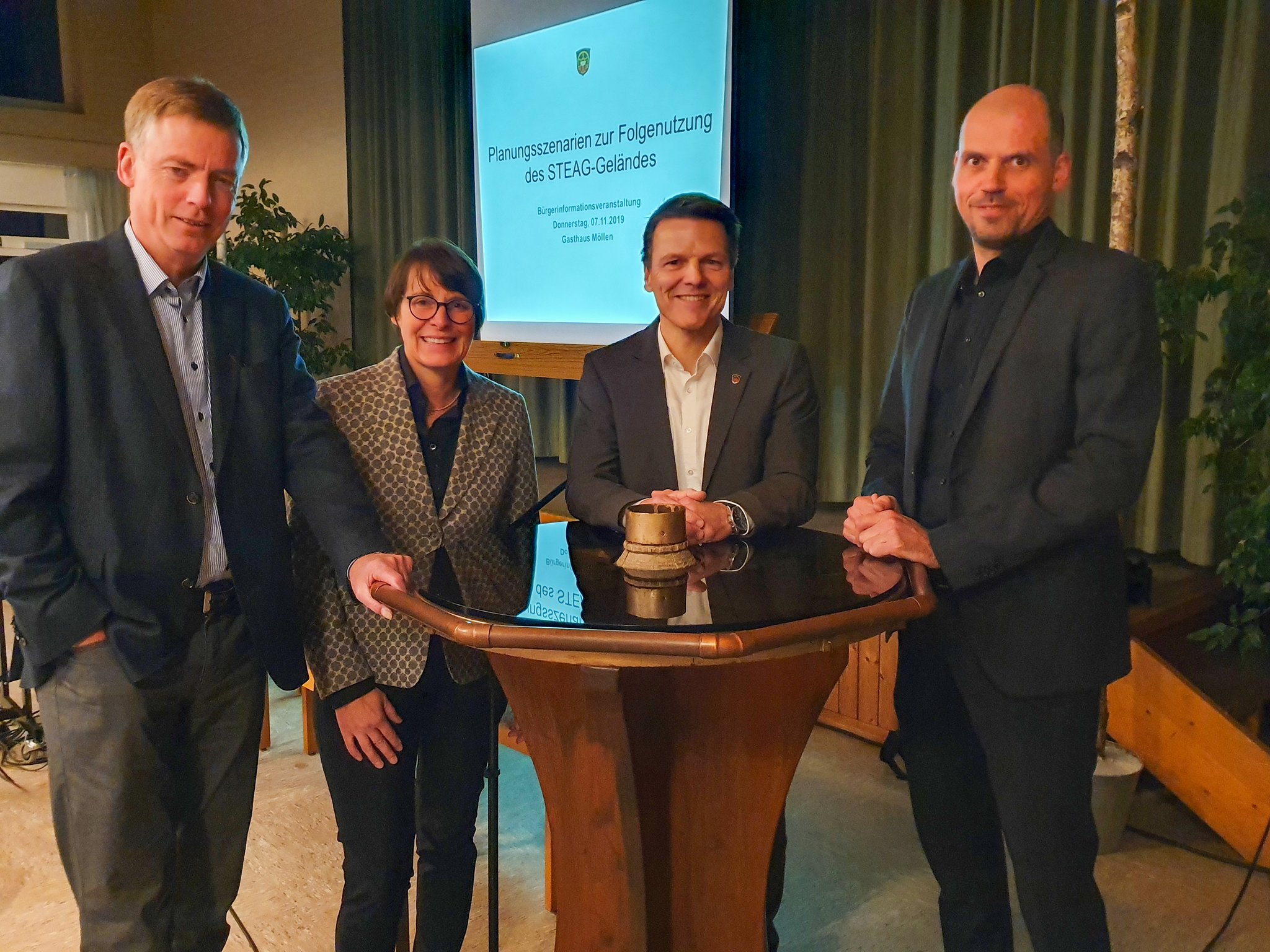 Voerder Bürger über den Verlauf der Planungen zur Folgenutzung des ...