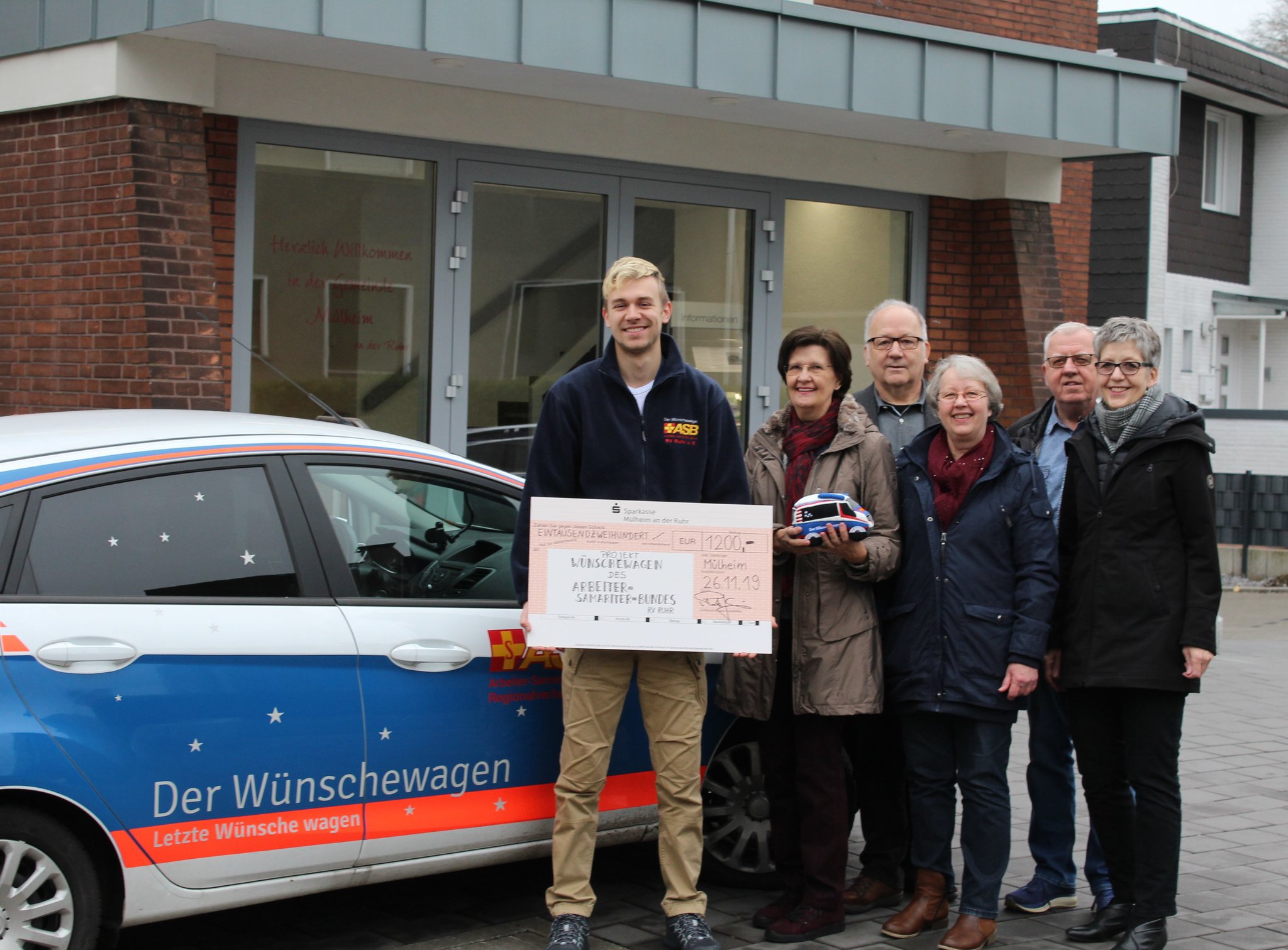 Neuapostolische Kirche: Spende für den „Wünschewagen“ - Mülheim an der Ruhr