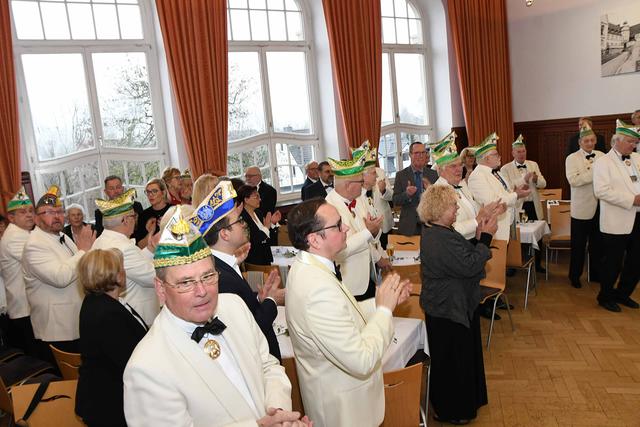 OB Thomas Kufen ist Fidelitas-Ehrensenator: Jecker Empfang im Rathaus ...