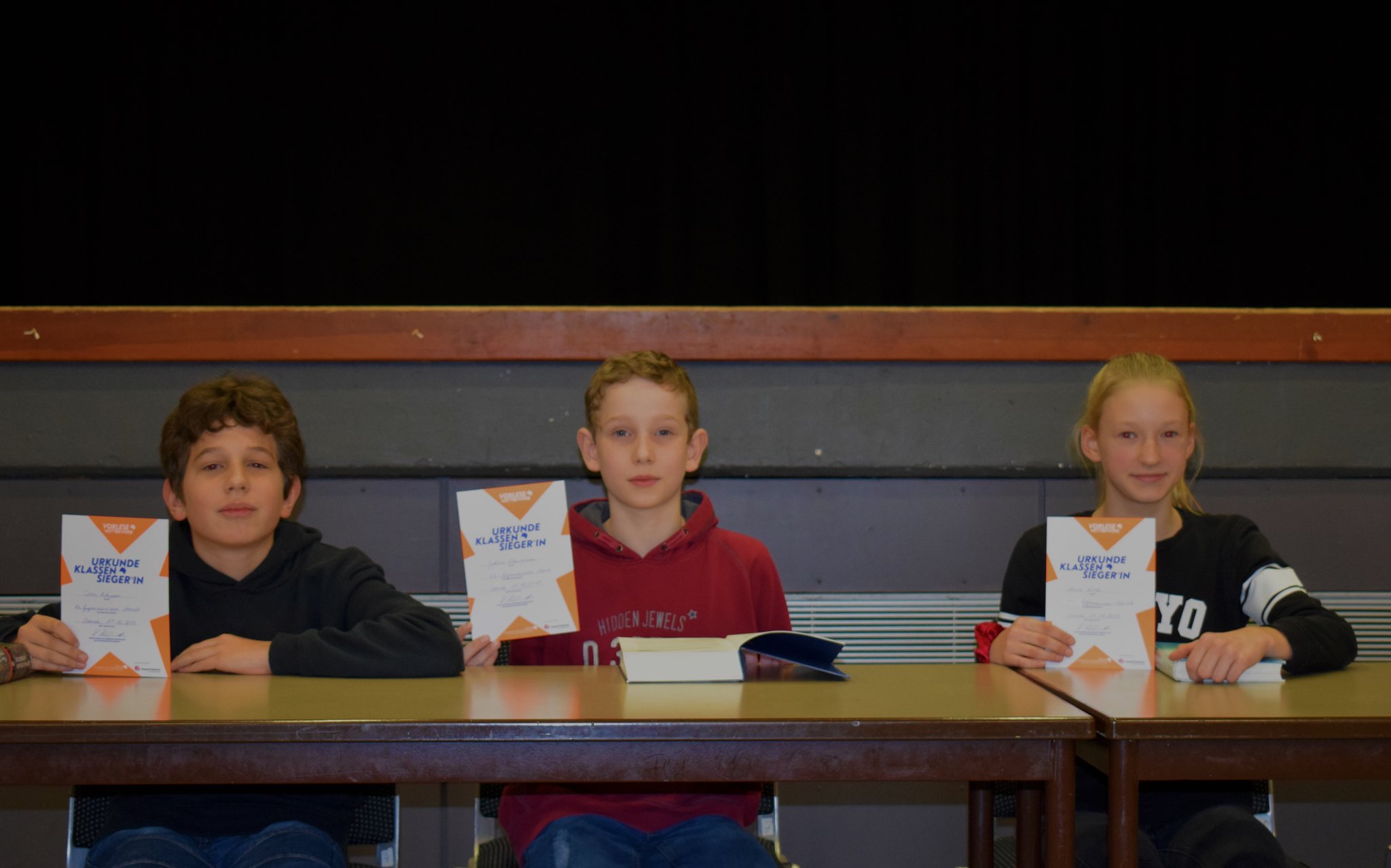 Tom Schepers gewinnt Vorlesewettbewerb: Keinen Sprung in der Schüssel ...