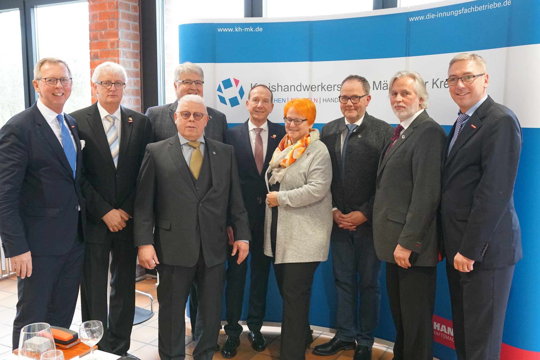 Silberne und goldene Ehrennadeln: Langjährige Vorstandsmitglieder der ...