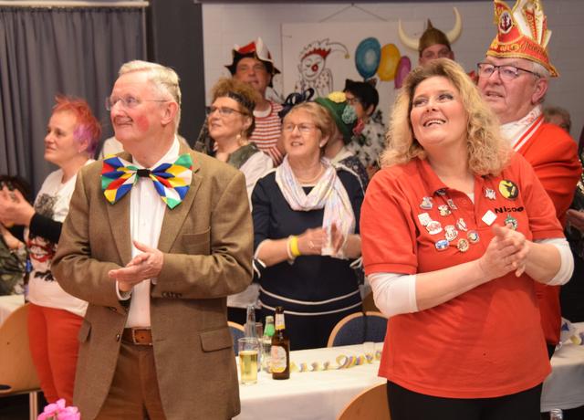 Sitzung in der Bürgerhalle: In Grieth am Rhein lässt sich sehr gut ...