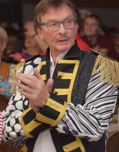 Sitzung in der Bürgerhalle: In Grieth am Rhein lässt sich sehr gut ...