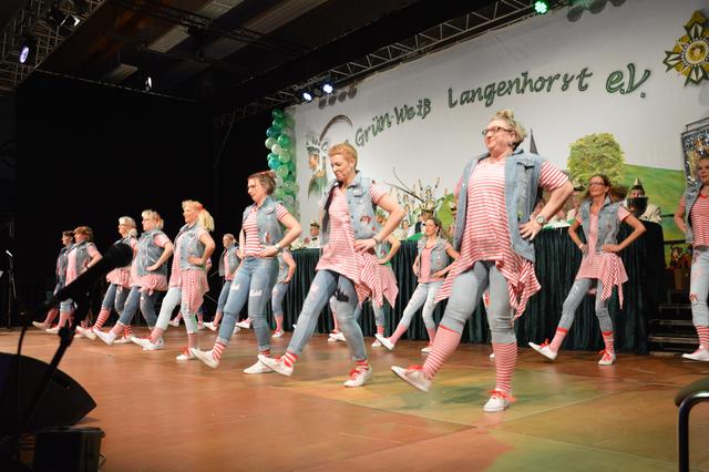 Bunte Kostümsitzung der KG Grün-Weiß Langenhorst begeistert ...