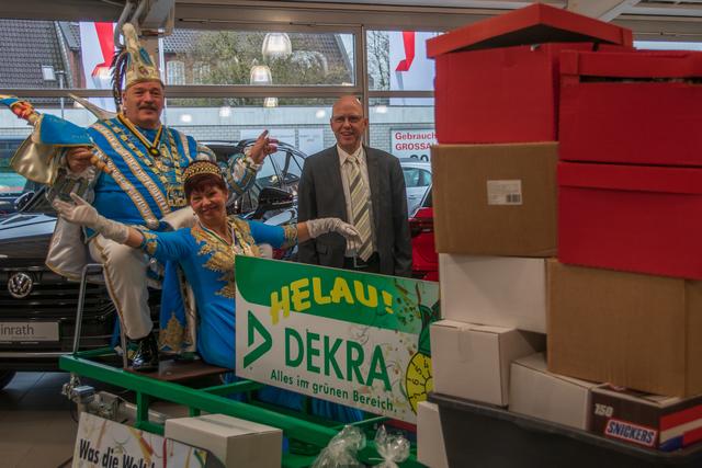 Prinzenwiegen bei Minrath: DEKRA wiegt Prinz Alfred I. gegen ...