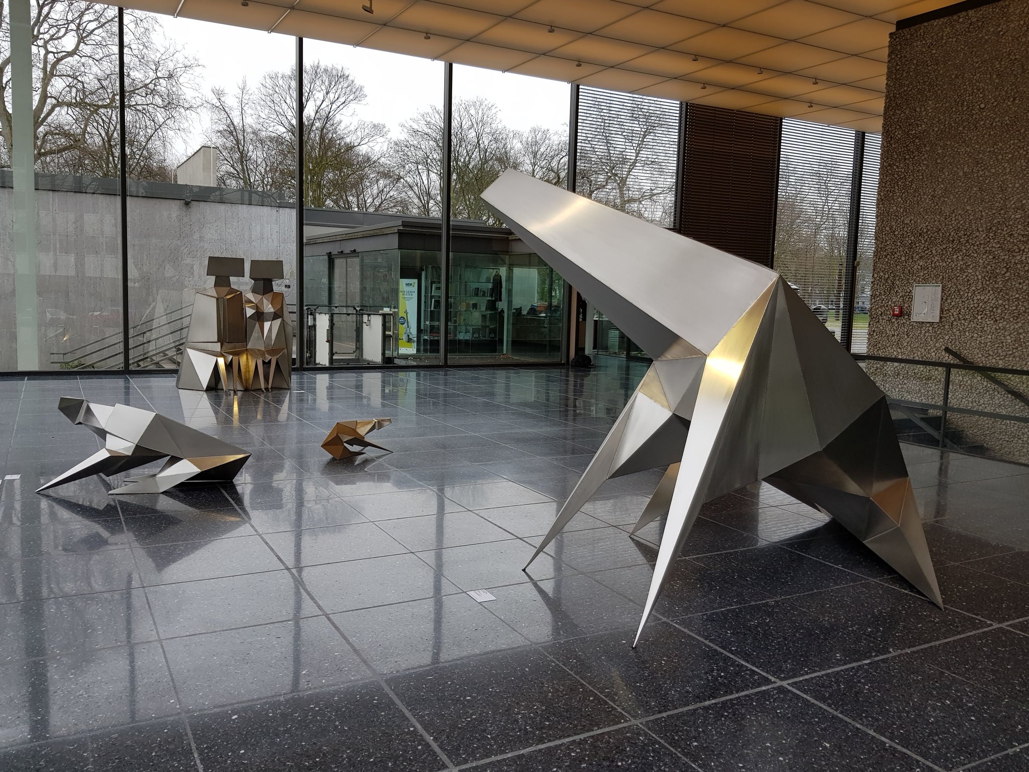 Retrospektive des britischen Bildhauers Lynn Chadwick im Lehmbruck ...