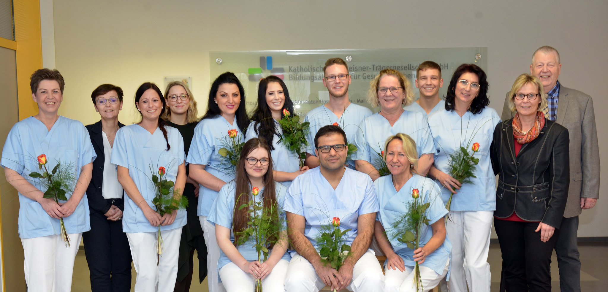 Pflegeassistenz: Elf erfolgreiche Absolventen an der Bildungsakademie ...