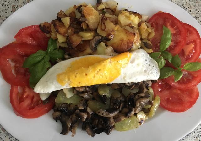 Etwas Lustiges trotz Corona: LORIOT - Die Sache mit dem Frühstücksei ...