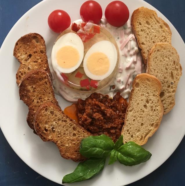 Etwas Lustiges trotz Corona: LORIOT - Die Sache mit dem Frühstücksei ...