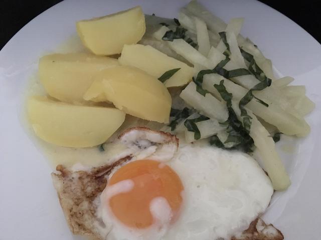 Etwas Lustiges trotz Corona: LORIOT - Die Sache mit dem Frühstücksei ...