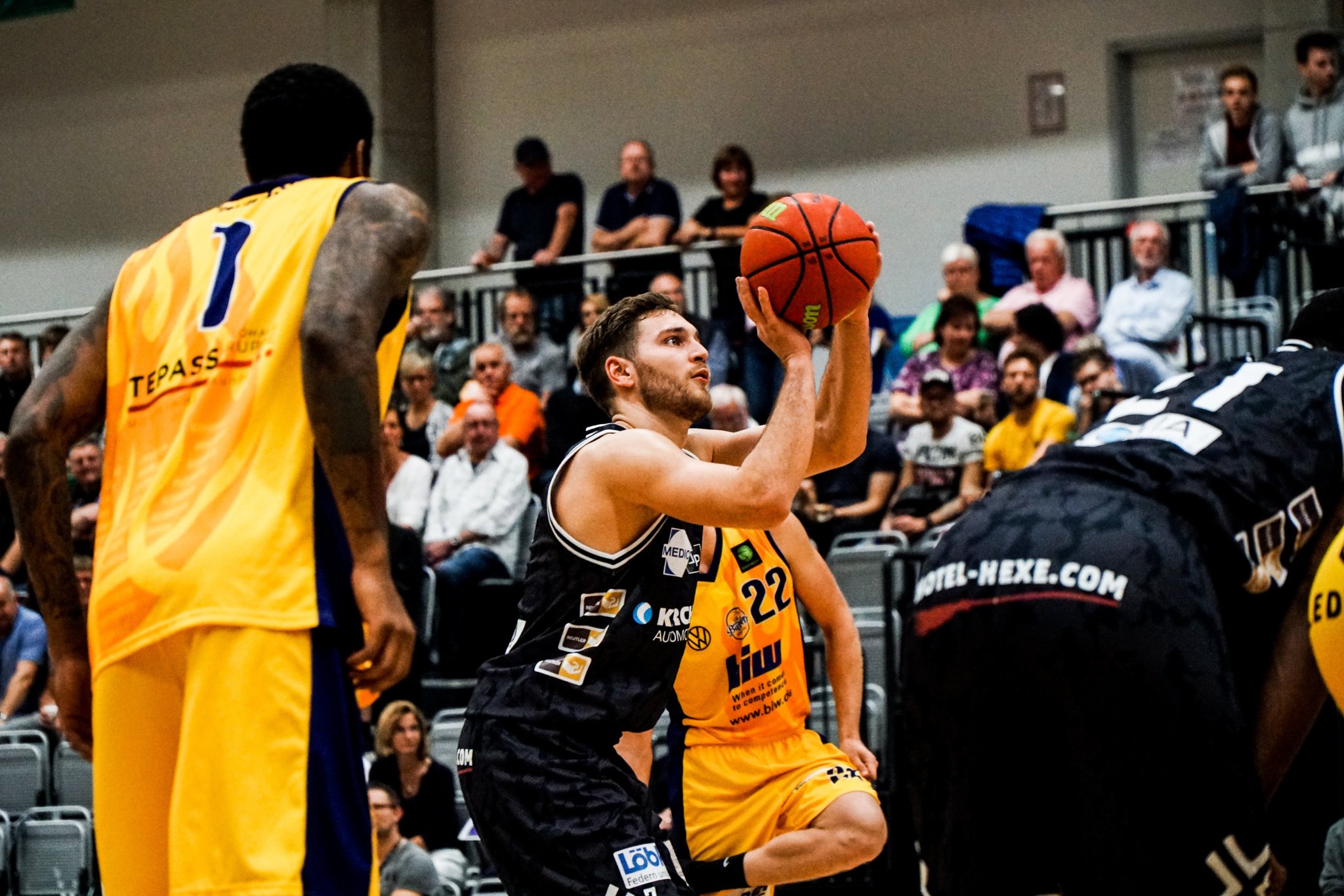 Iserlohn Kangaroos: Kapitän Joshua Dahmen bleibt weiter an Bord der ...