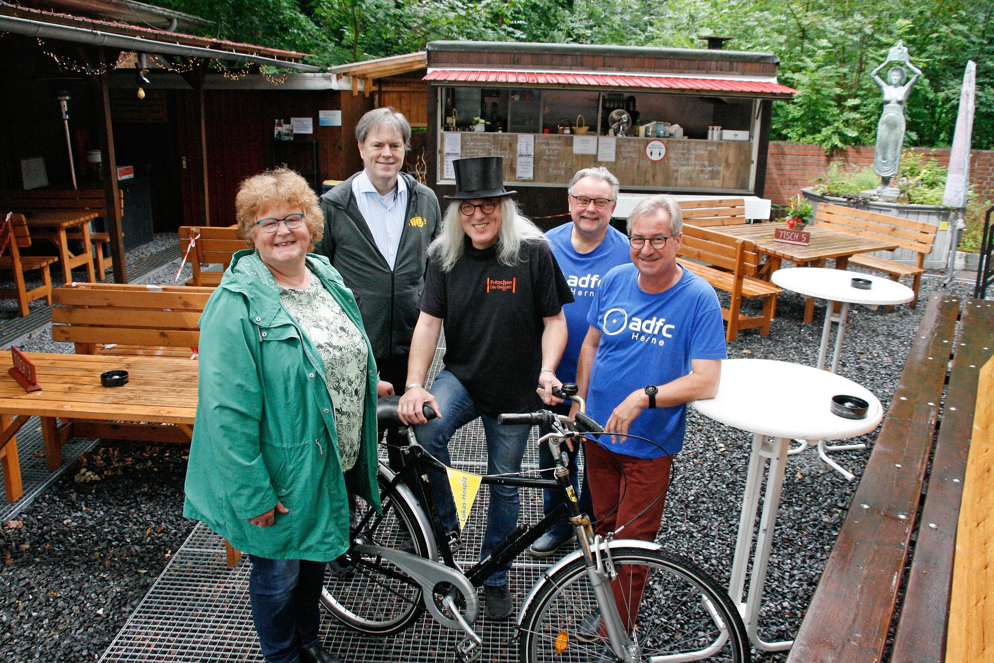 Strampeln fürs Hospiz in Herne: Horst "Graf Hotte" Schröder und Roland ...