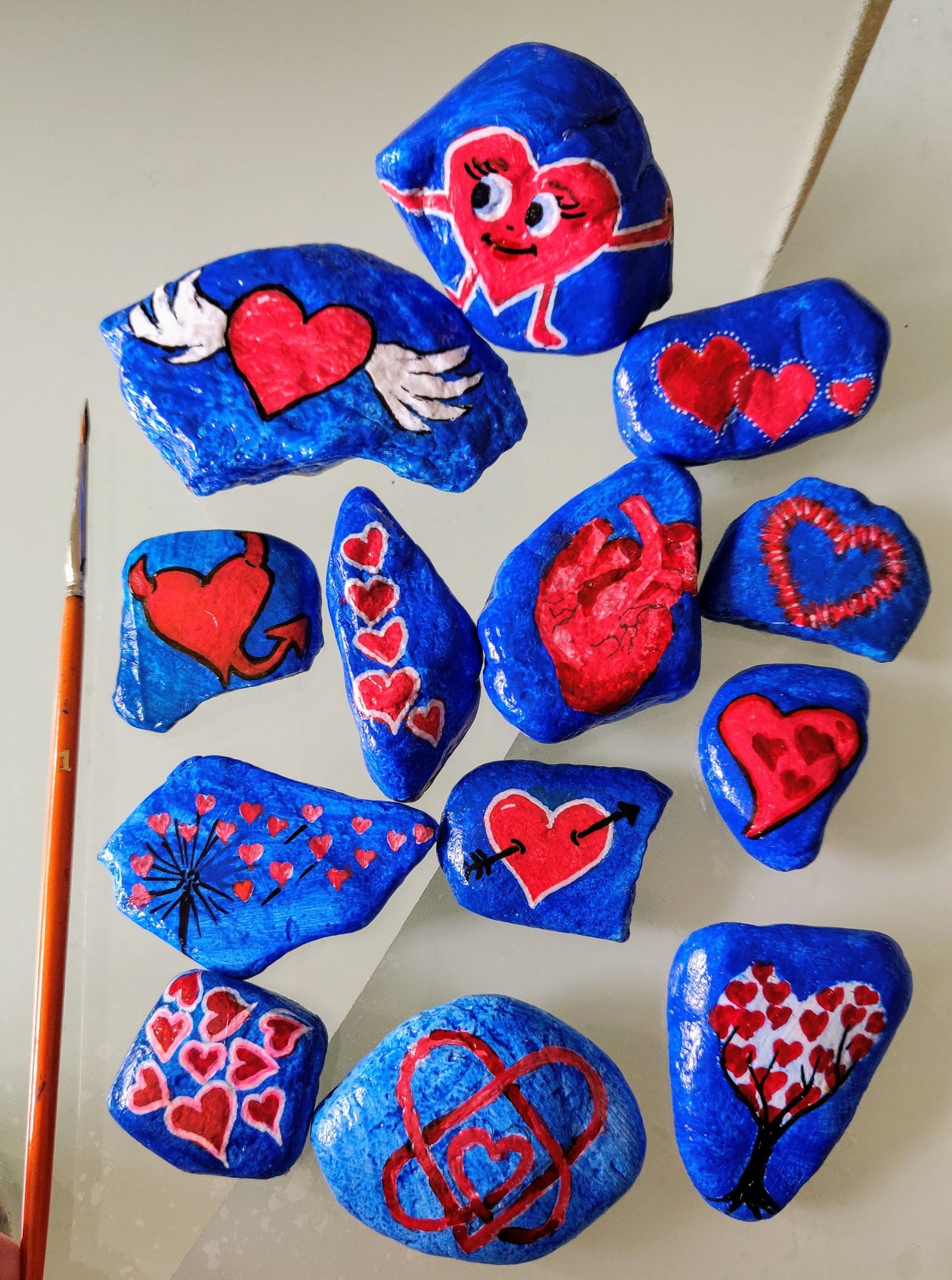 Paint a Rock, hide a Rock-Day: Bemale und verstecke einen Stein-Tag ...