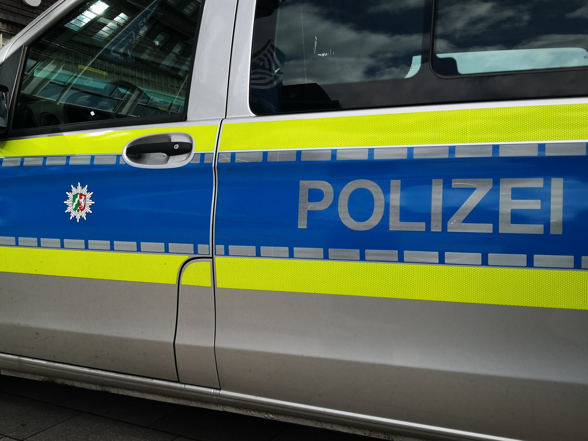 Polizei Bochum : Polizei trennt zwei Personengruppen nach ...