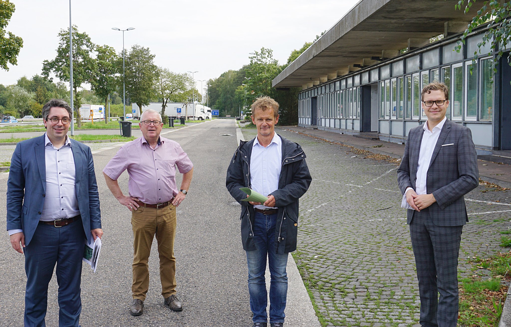 Entlastung für Emmerich in Sicht - bis zu 100 Lkw-Parkplätze geplant ...