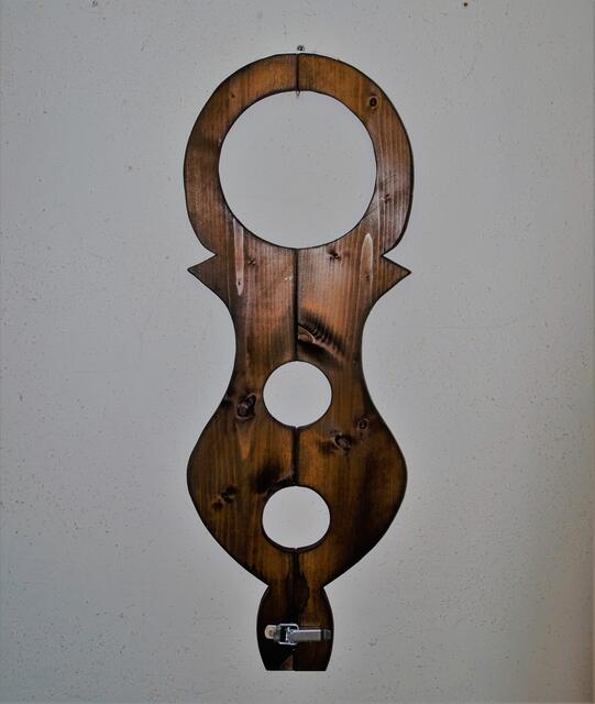 Pranger to go: Heute bauen wir uns mal eine Halsgeige - Mülheim an der Ruhr