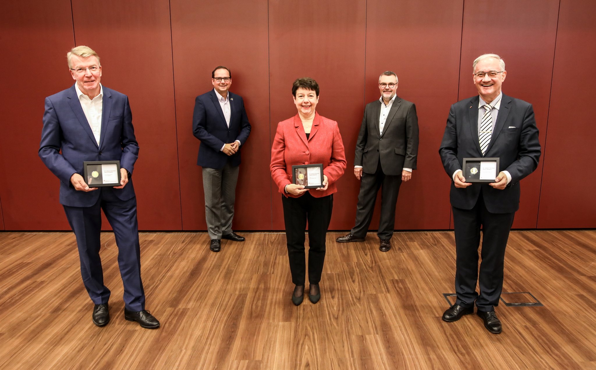 Dr.-Johann-Christian-Eberle-Medaille: Sparkasse Essen ehrt drei Mitglieder - Essen-Süd