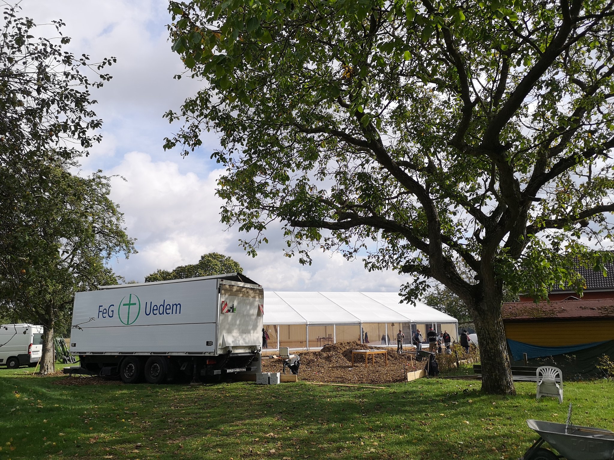 Freie evangelische Gemeinde Uedem plant mit großem Zelt und ...