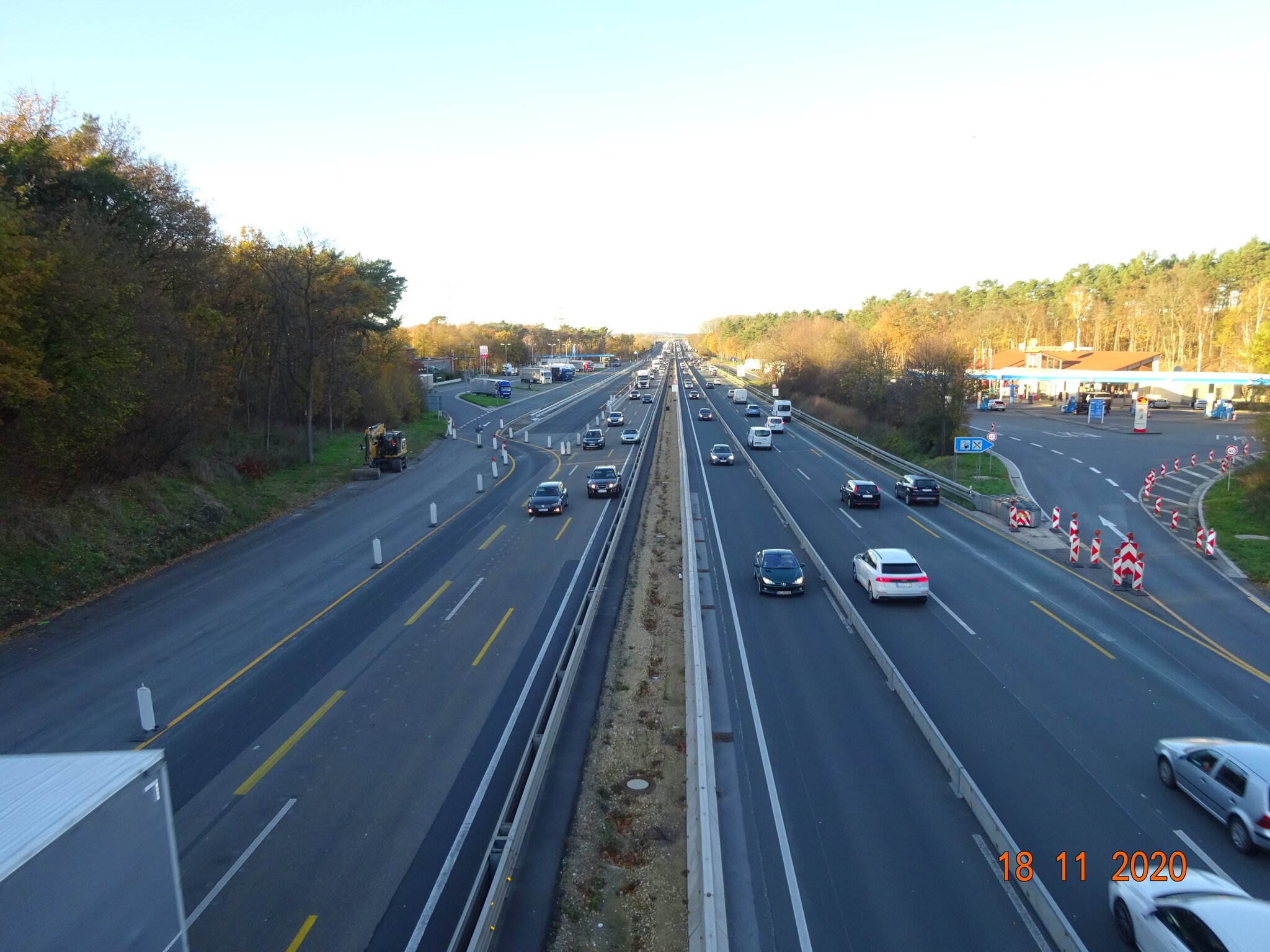Verkehrseinschränkungen auf der A3 zwischen Hilden und Solingen: Nur zwei Fahrspuren frei - Hilden